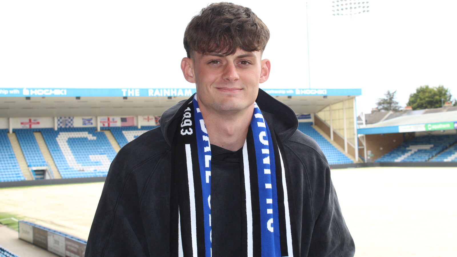 Gills capture the signing of Seb Palmer-Houlden | Gillingham F.C.
