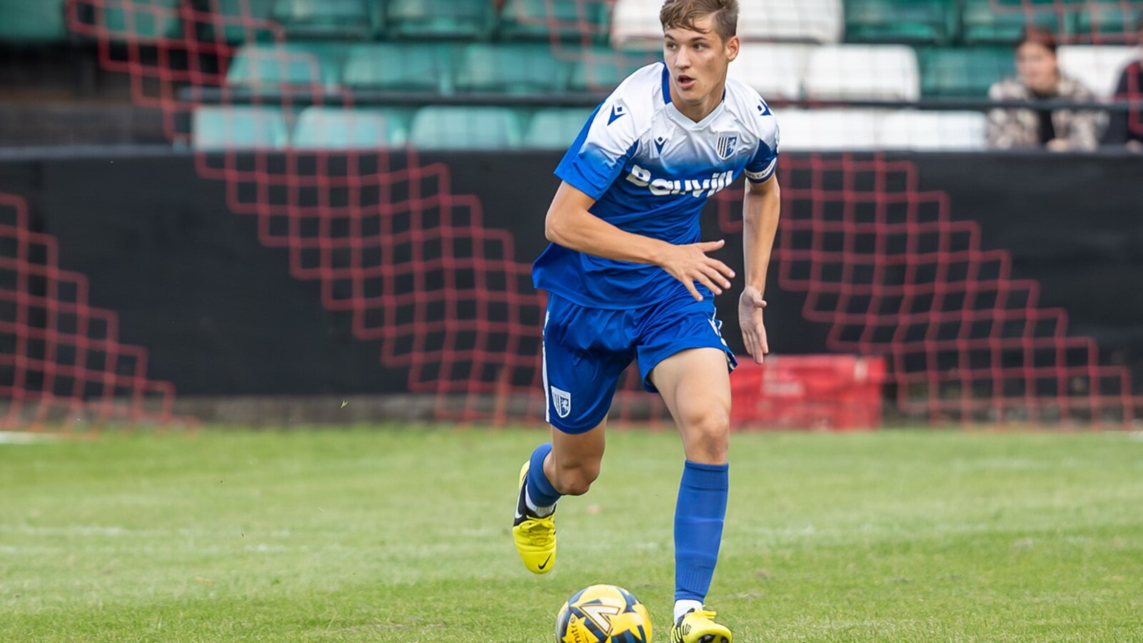 Sam Gale joins Hastings on loan | Gillingham F.C.