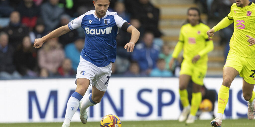 Euan Williams wins Player of the Month for November | Gillingham F.C.